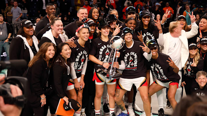 How many teams make the WNBA Playoffs?