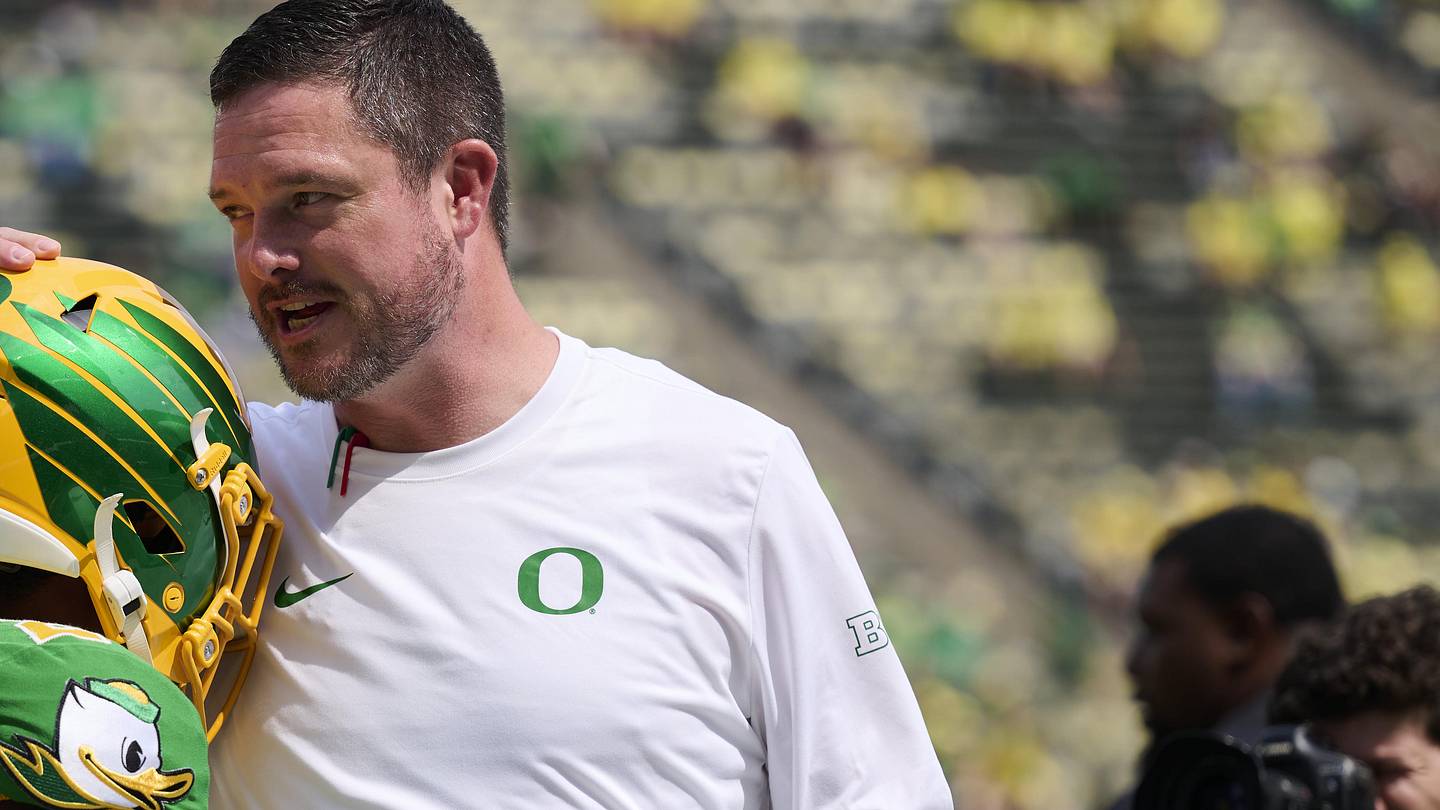 Dan Lanning Responds To Mike Gundy's Comments About Oregon Ducks' Money