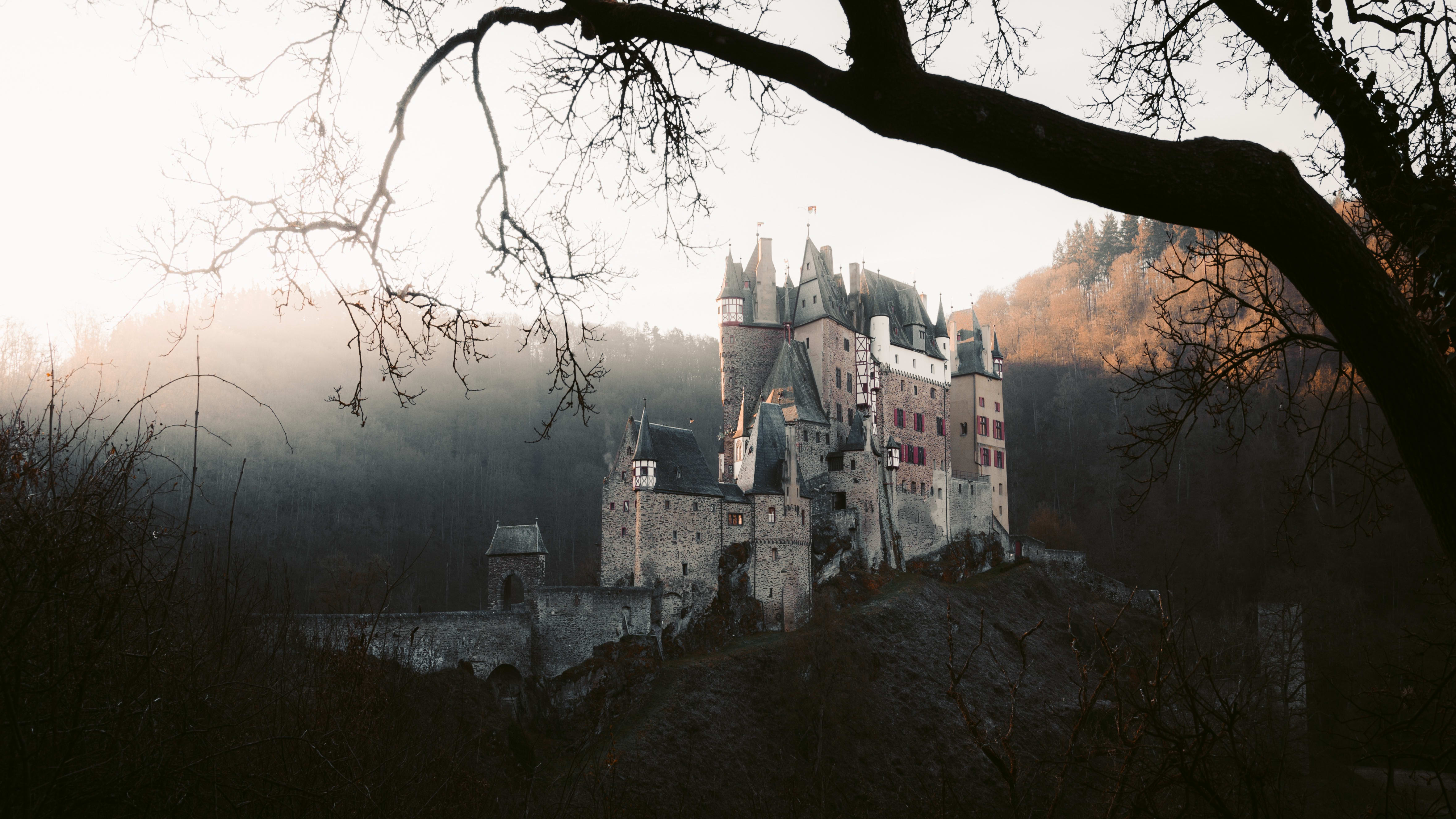 13 Supposedly Haunted Castles Around the World