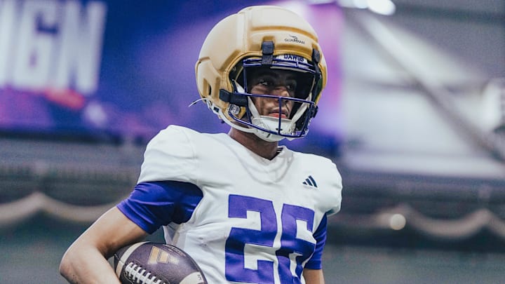 Husky Roster Review: Elias Johnson Went From Being Sick to Feeling Great