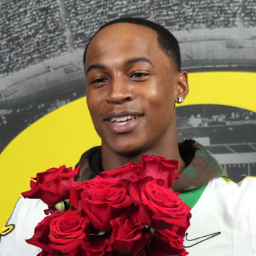 Oregon Ducks' Dan Lanning Shares Latest on Evan Stewart Injury Recovery