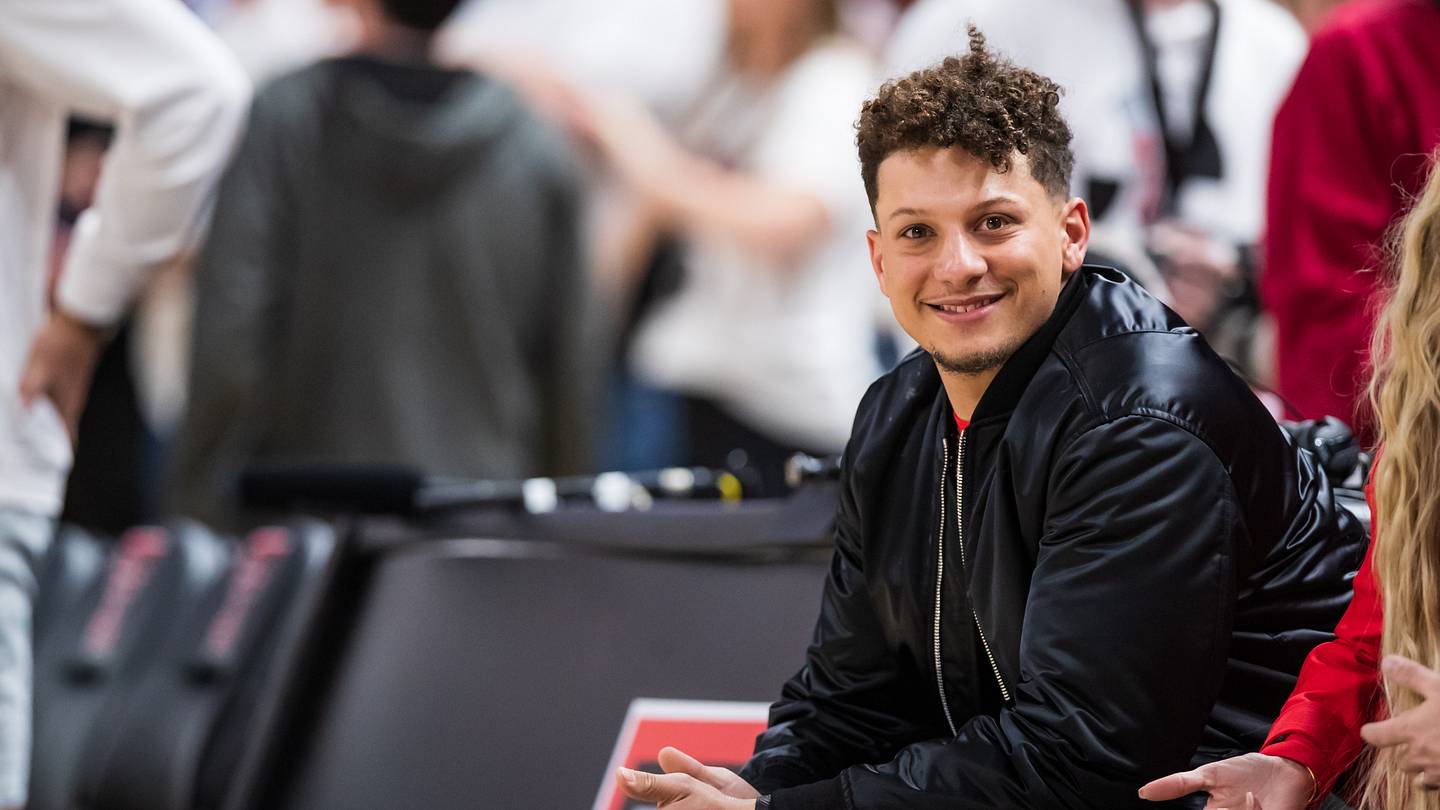 Patrick Mahomes throws funny shade at Tom Brady and Aaron Rodgers
