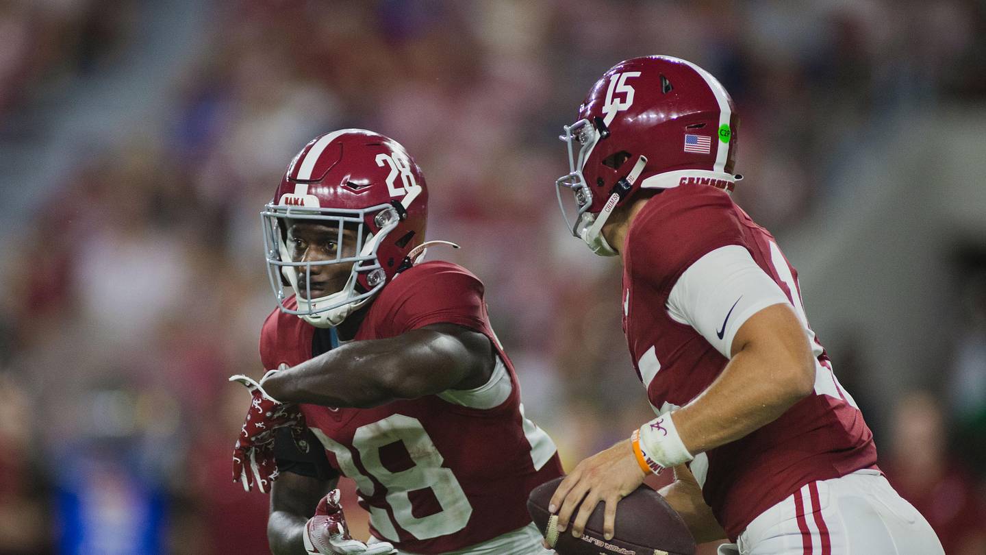 Alabama vs. Wisconsin football preview, picks: Where experts see an edge