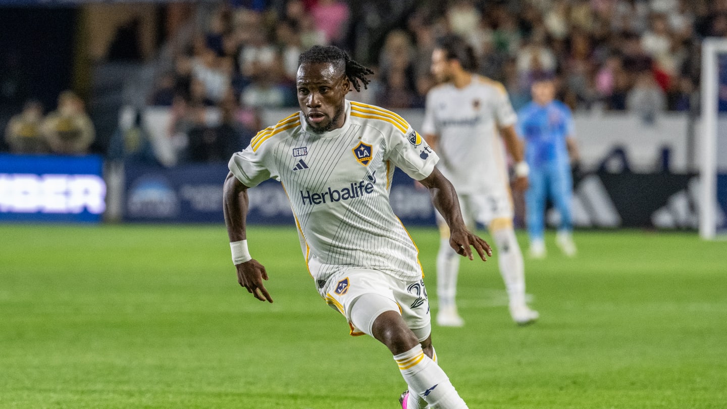 How were Joseph Paintsil and Gabriel Pec's debuts with LA Galaxy?