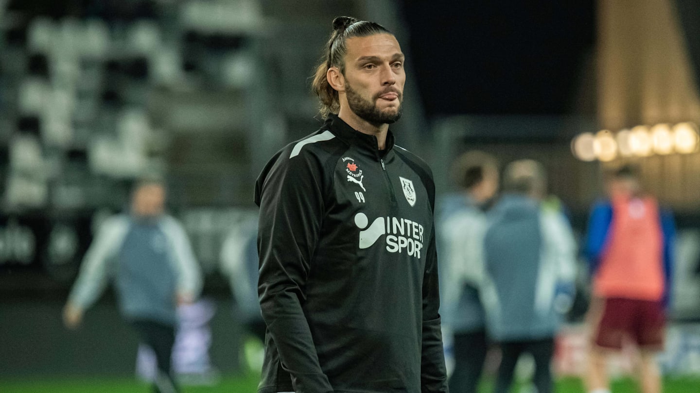 Premier League Icon Makes Incredible Non-League Career Move