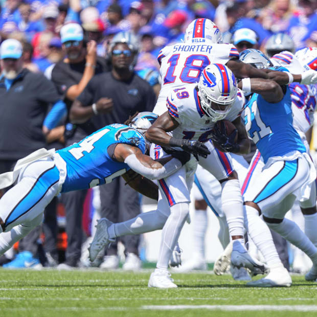 Bills predicted to cut ties with veteran free-agent signing before he ...