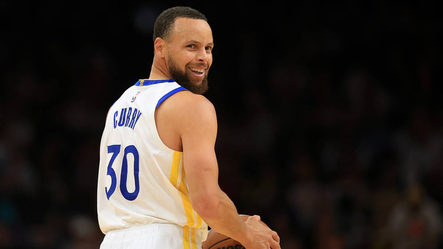 Stephen Curry's 12-year-old daughter Riley shows serious hops in ...