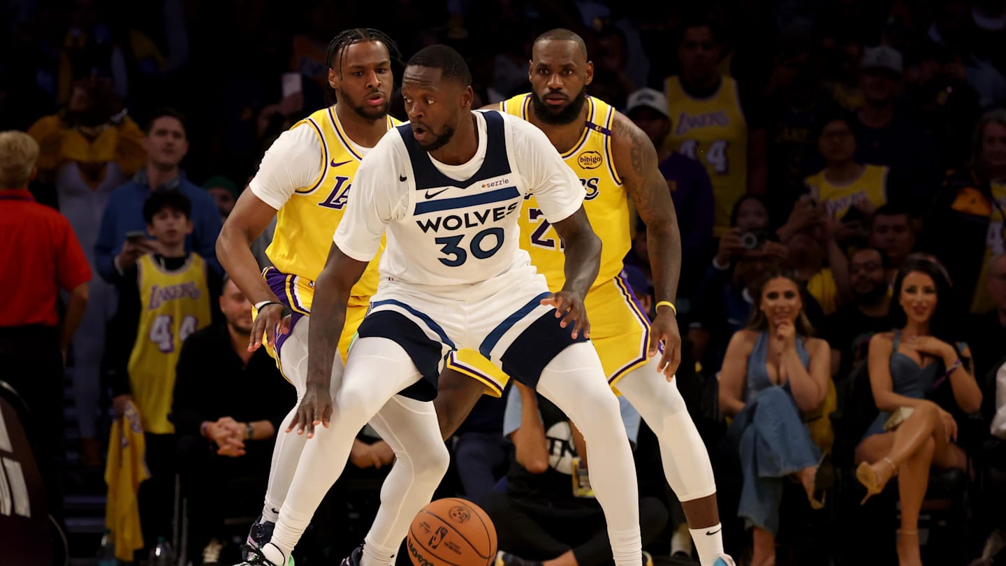 NBA Fans Slam Julius Randle's Performance In Timberwolves-Lakers Game