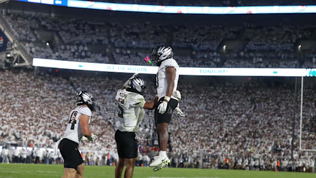 Oregon Ducks Defeat Penn State After Double Overtime Interception
