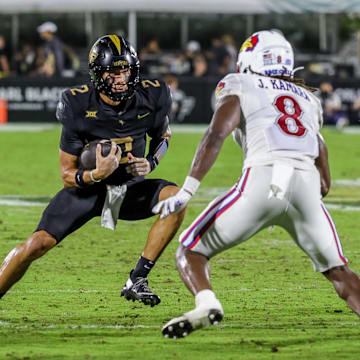 UCF Quarterback Returns To Field After Mid-game Injury