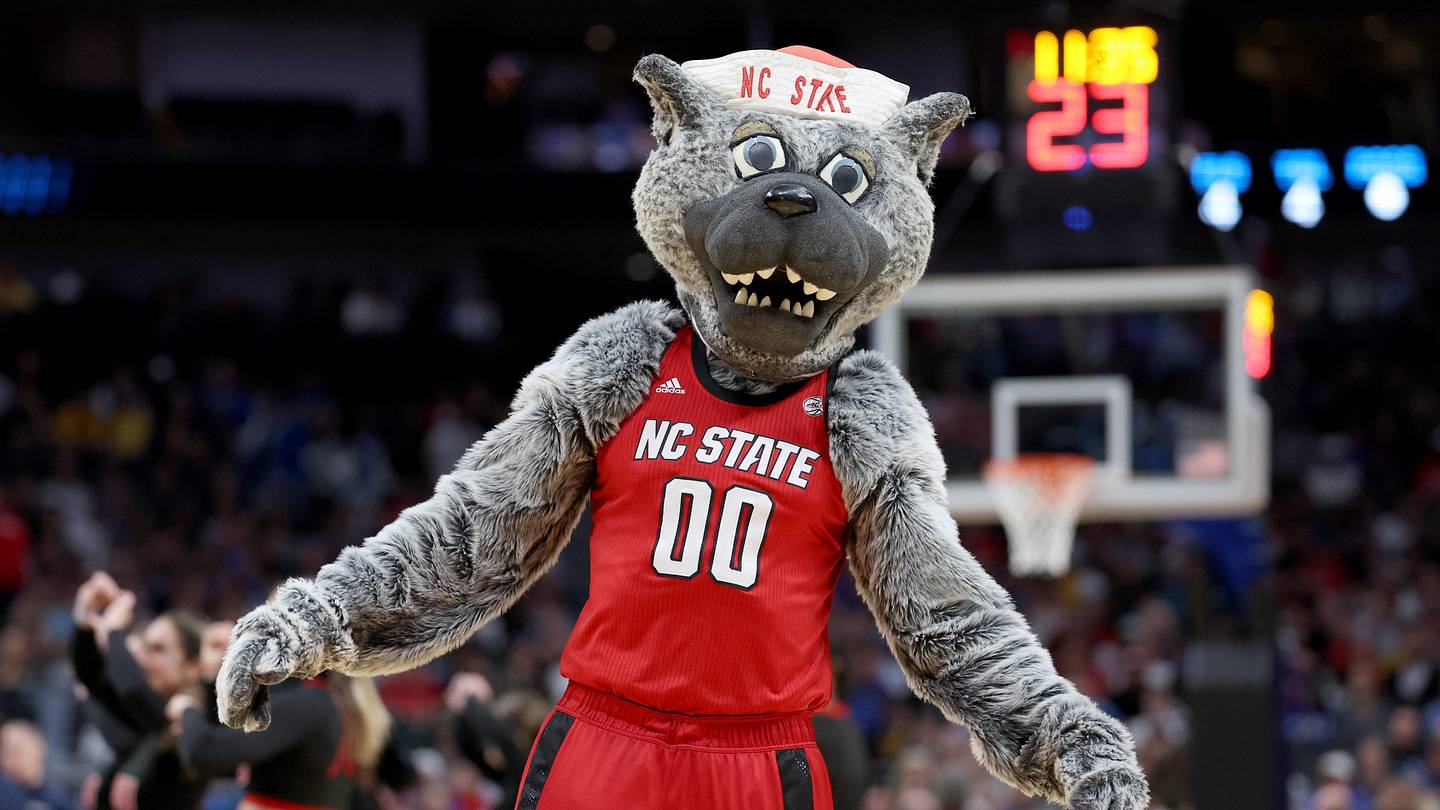 Prime NC State Basketball Transfer Target Heads Elsewhere