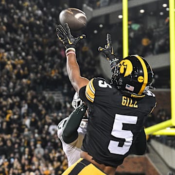 Iowa Hawkeyes Lose in Heartbreaking Fashion to Oregon