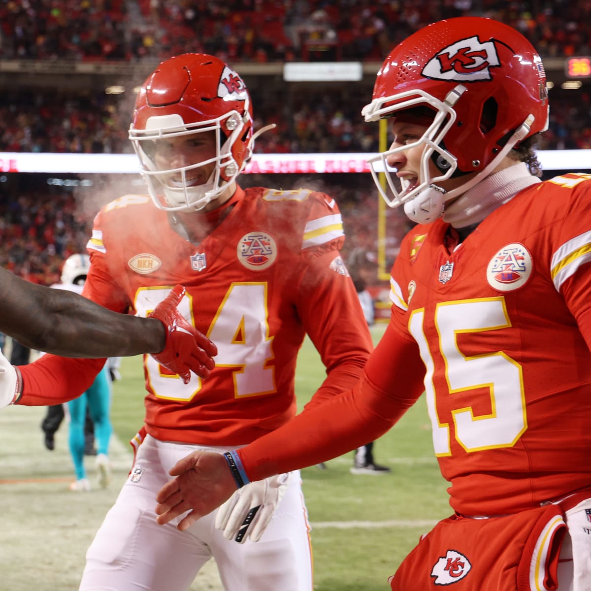 What time is the chiefs game today store
