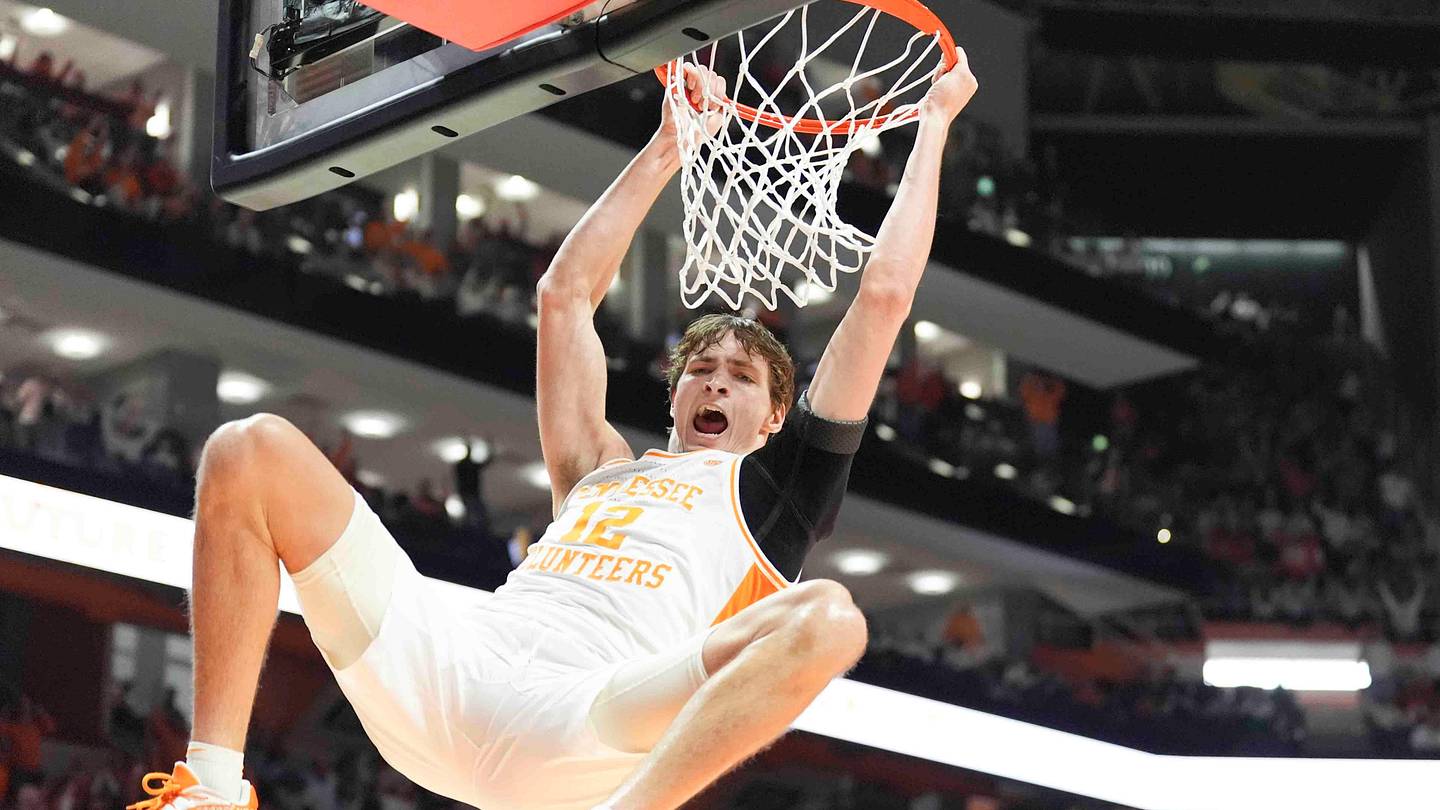 Tennessee's Viral Play Lands SportsCenter Top-10 Honor
