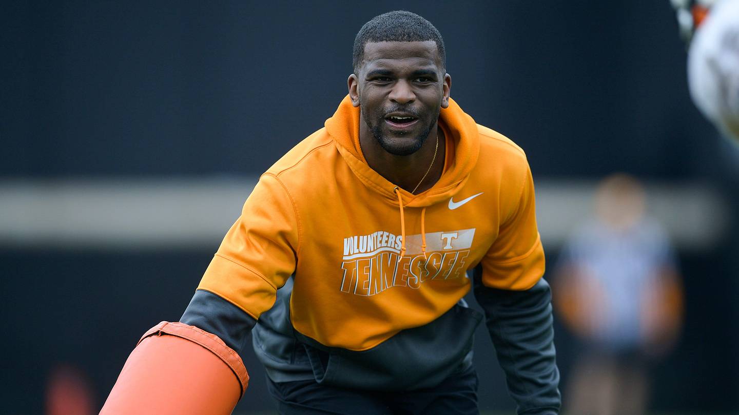 Everything WR Coach Kelsey Pope Said Ahead of Tennessee vs Georgia