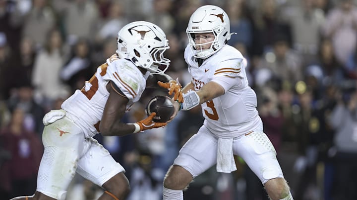Texas Longhorns RB Quintrevion Wisner Earns SEC Co-Offensive Player of ...