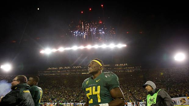 Oregon Ducks Legend Kenjon Barner Calls Out USC Trojans Fans