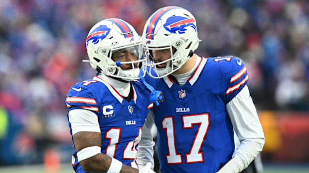 Former Bills WR Stefon Diggs suffers season-ending ACL tear