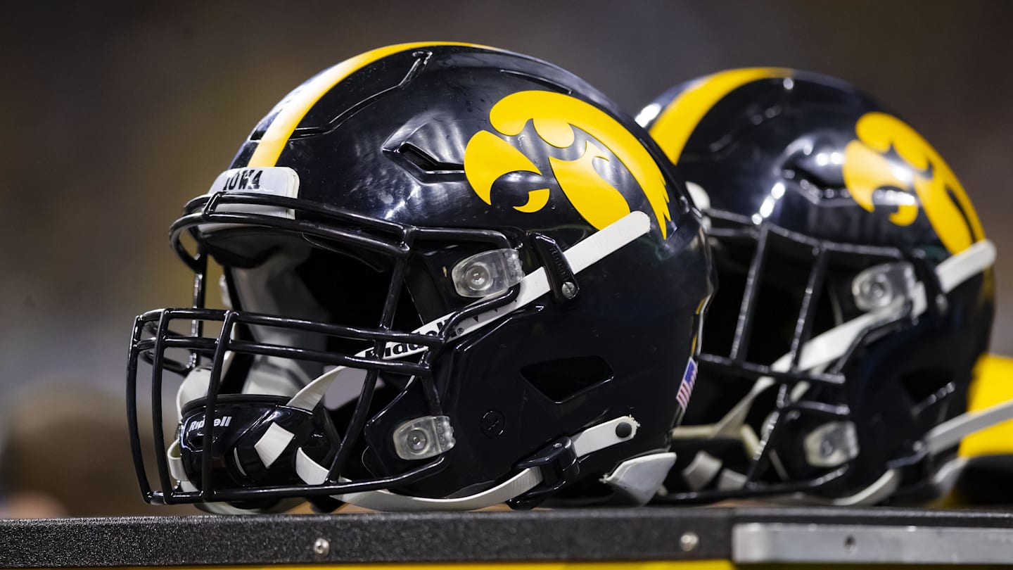 Iowa Hawkeyes Lose Out on Transfer Target to Bowl Game Opponent