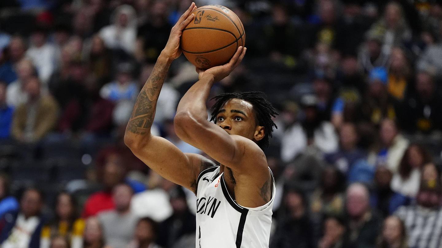 Eighteen NBA players become trade eligible