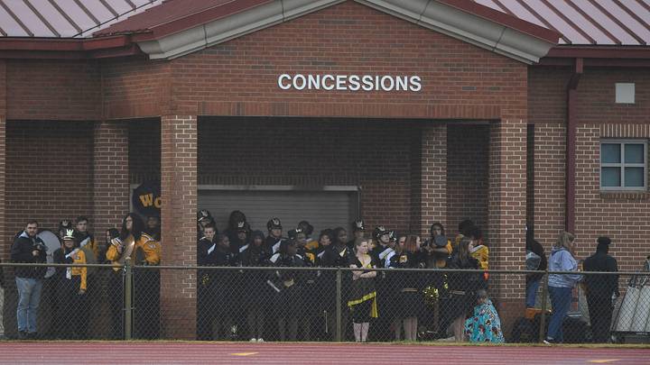 College football program wins fans over with totally free concession stands