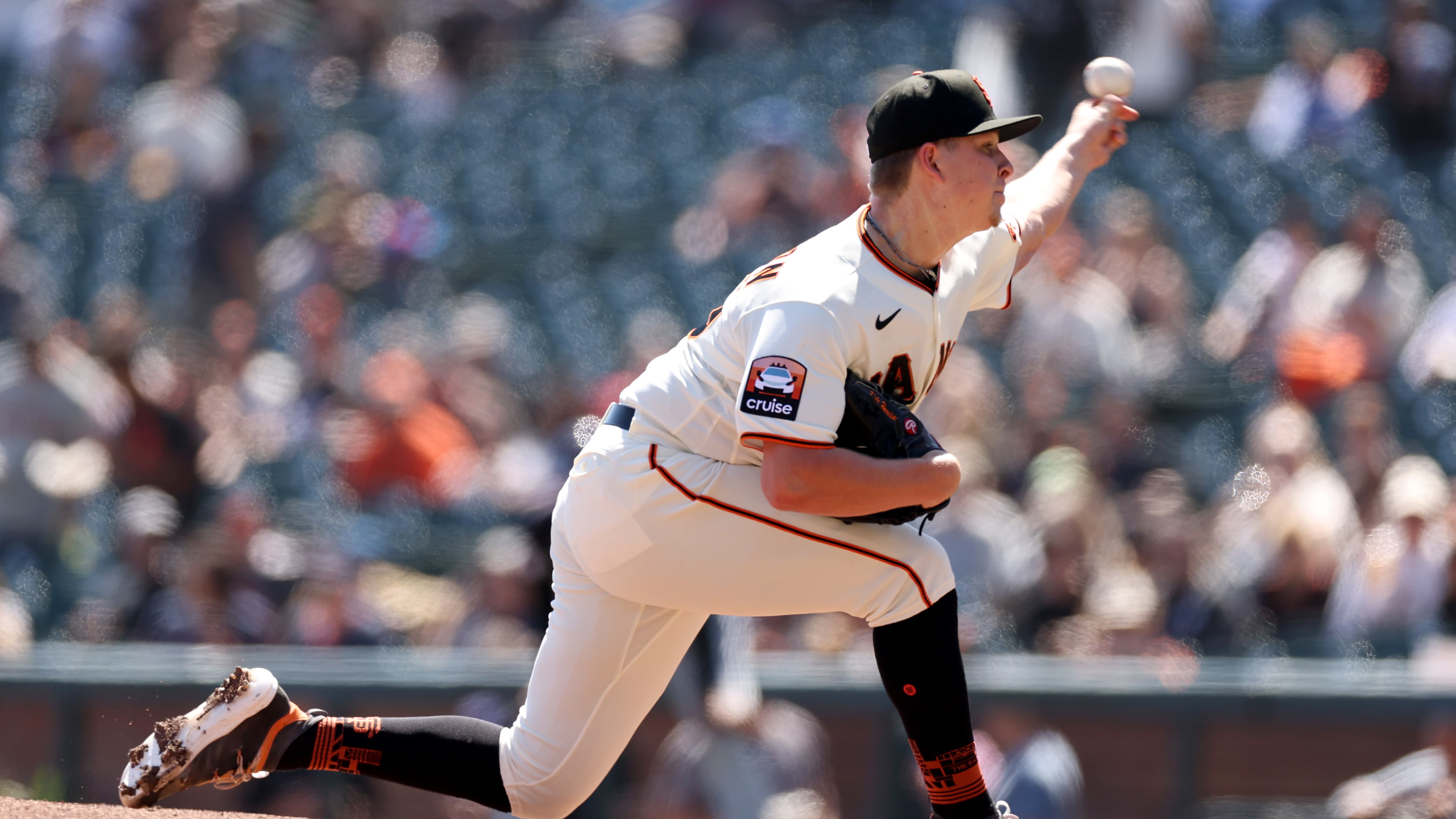 SF Giants send down a pair of rookies as roster returns to full strength
