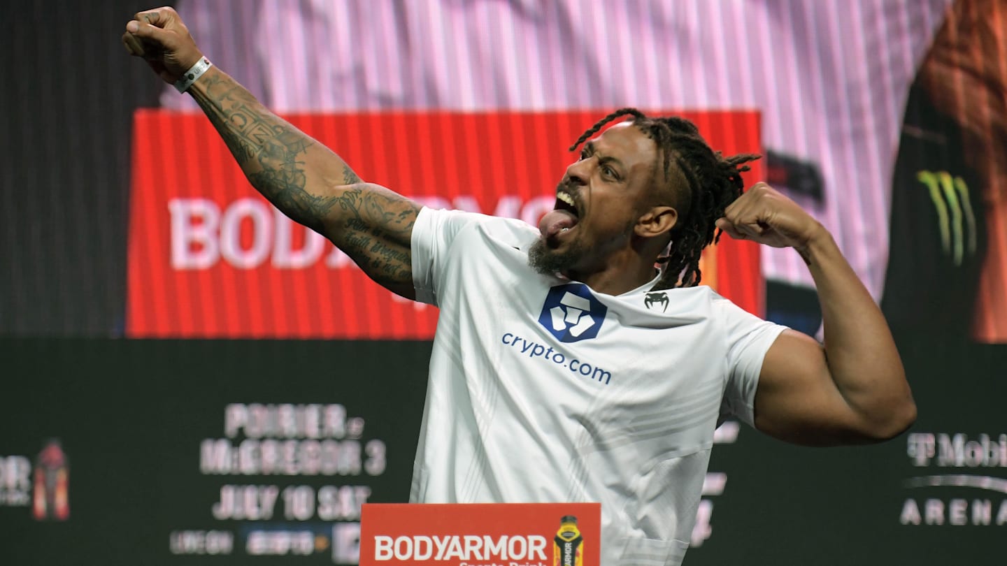 Former Cowboys star proved again he’s most mid boxer alive