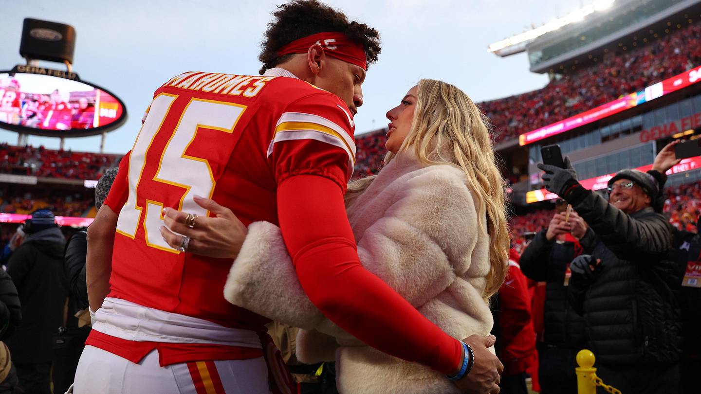 Brittany Mahomes rocks breathtaking boots for Patrick F1 Miami date ...
