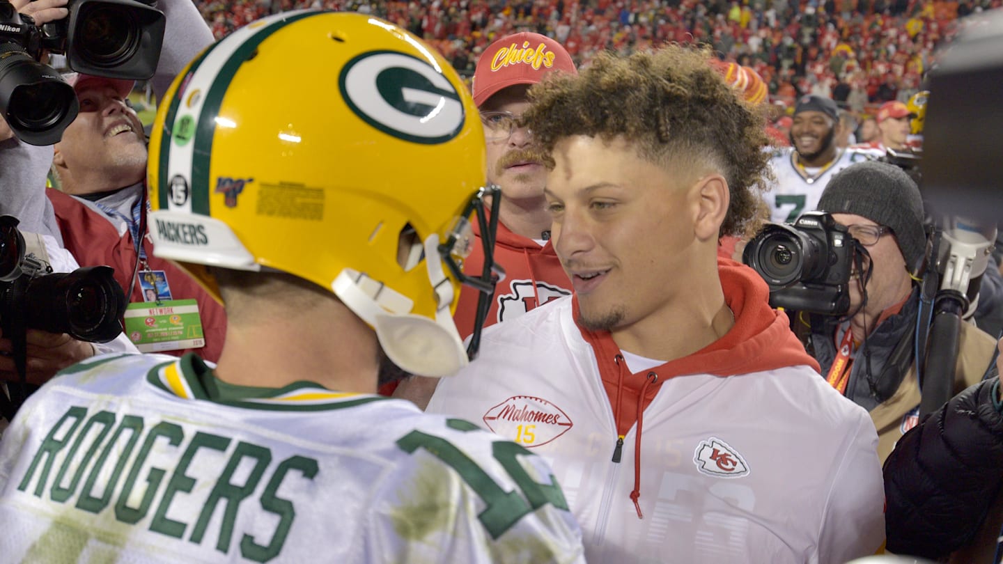 Patrick Mahomes Shares Thoughts on Passing Aaron Rodgers's Touchdown Record