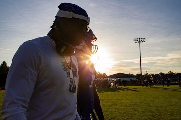Shedeur Sanders Continues Special Pregame Tradition Without His Dad ...