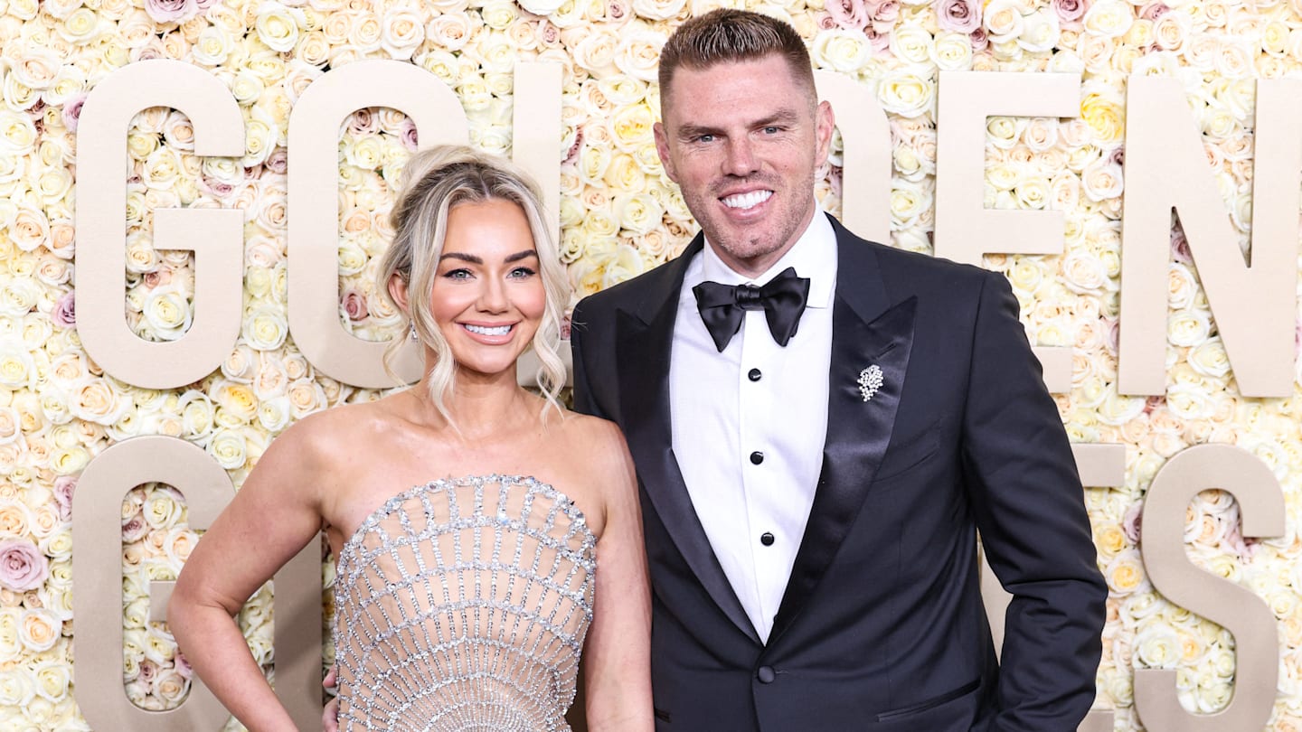 Chelsea Freeman rocks itsy bitsy Hello Kitty Dodgers top, purse for Game 4