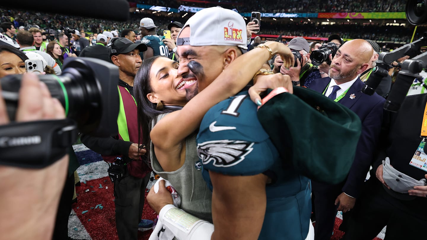 Meet the Philadelphia Eagles WAGs: The Most Stylish on the Sidelines in ...