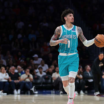 Gotcha! LaMelo Ball swings at fake clown in viral Halloween prank