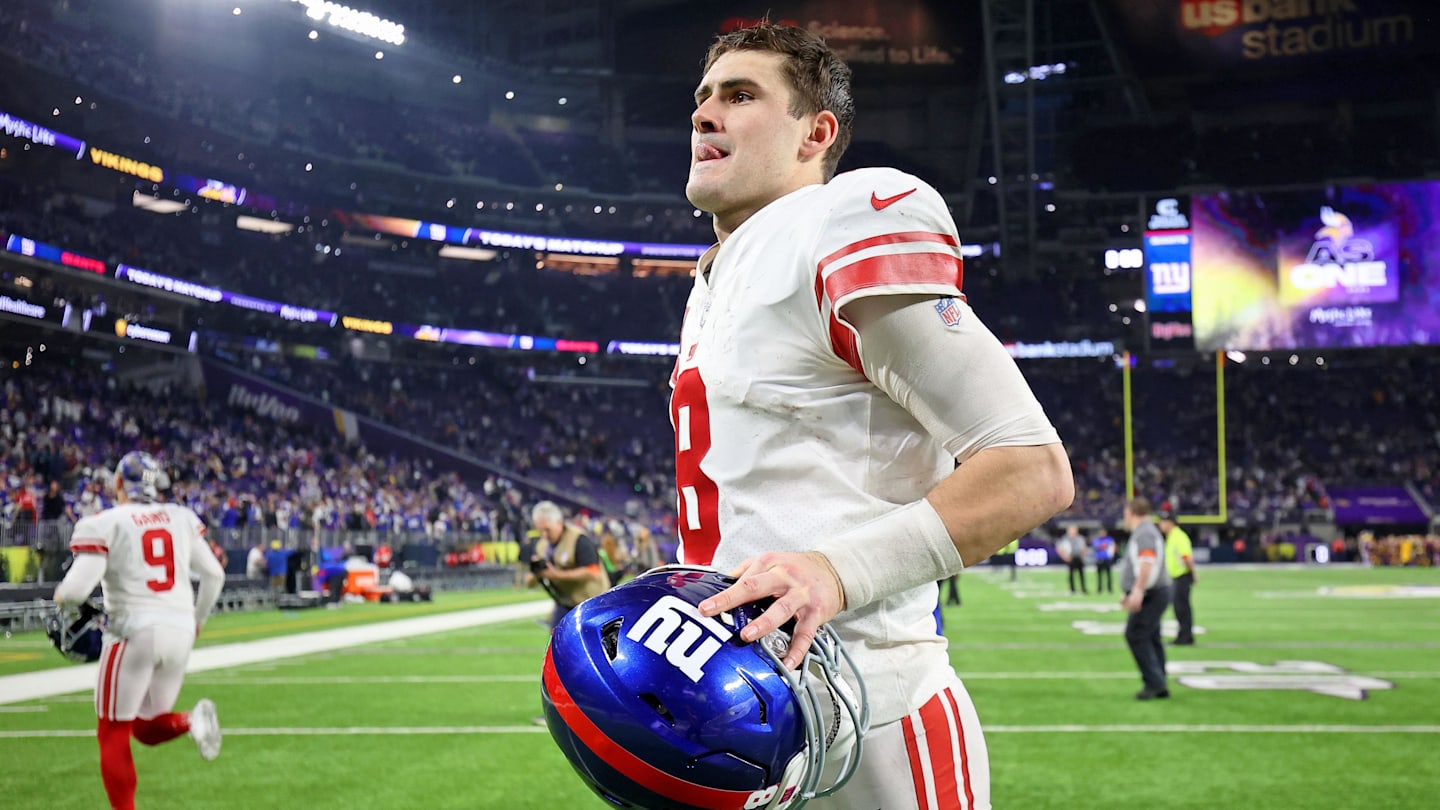 Is Daniel Jones the Vikings' replacement for Sam Darnold this offseason?