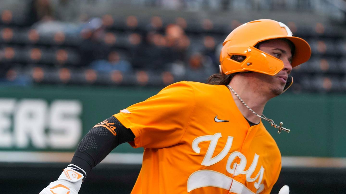 Tennessee Baseball Defeats Xavier Musketeers