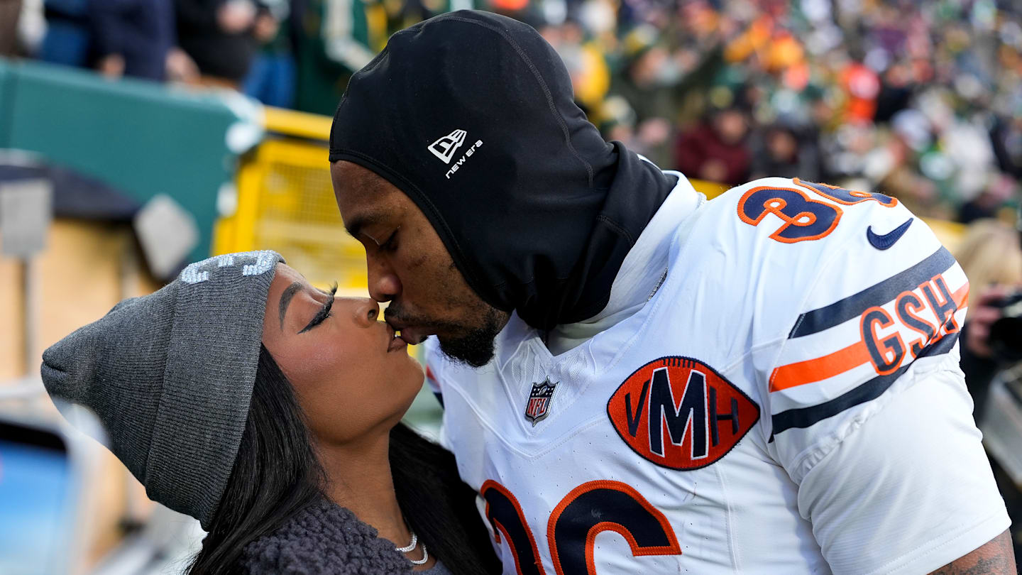 Simone Biles and Jonathan Owens Were the Definition of a ‘Power Couple ...