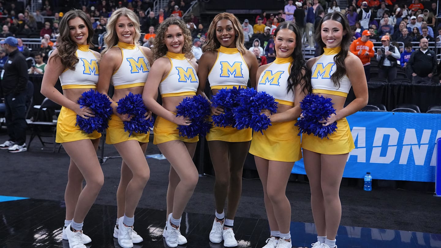 McNeese State cheerleaders oozing aura in Amir Khan socks for March Madness