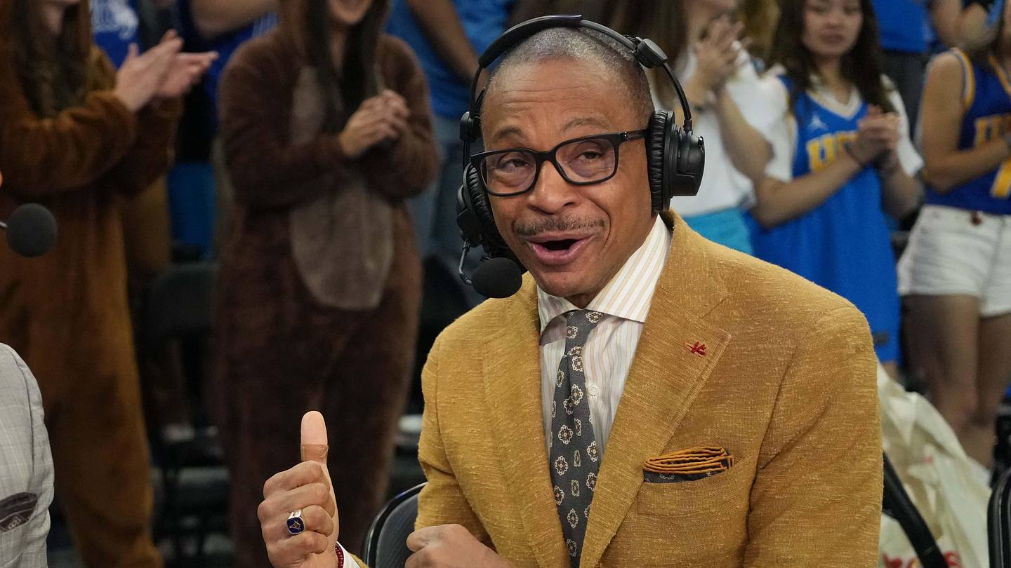 Sorry, But Gus Johnson’s Call of Omar Cooper Jr.’s Touchdown Was Horrible