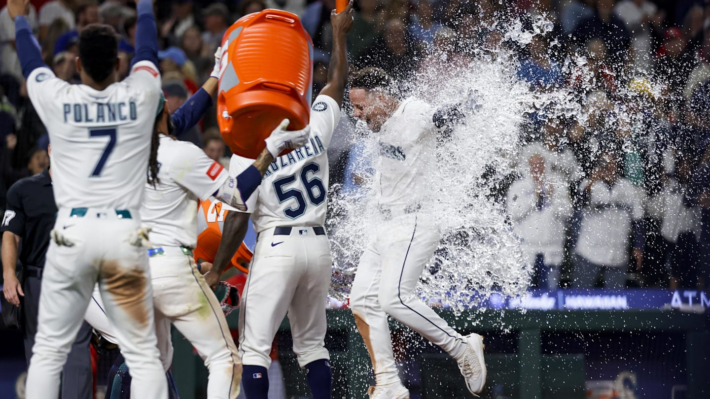 Mariners' Leo Rivas Sends 7-Word Message After Walk-Off HR