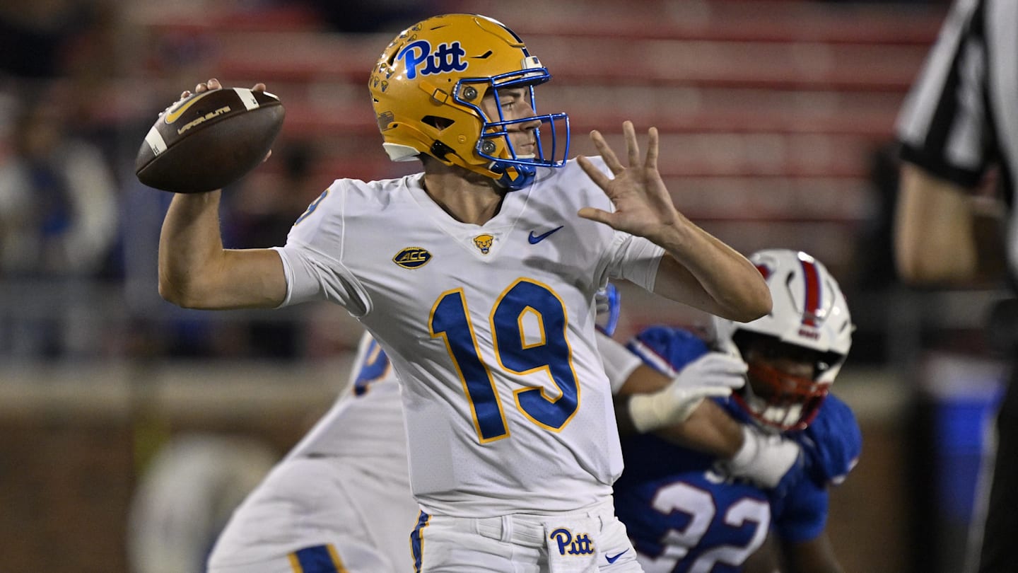 Report: Pitt Panthers Make QB Change vs. Clemson