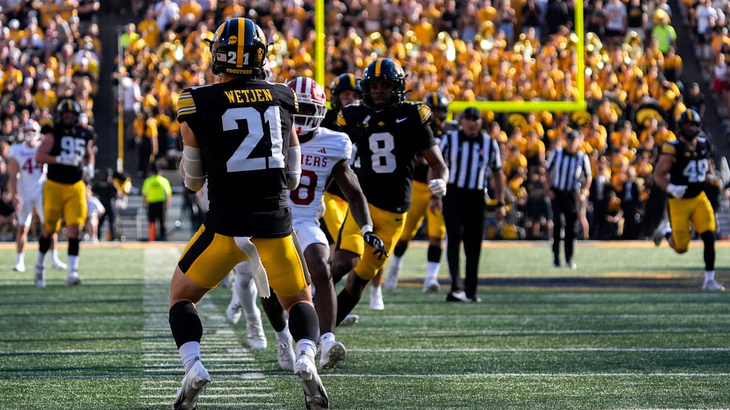 Iowa Hawkeyes vs. Wisconsin Badgers Picks and Predictions
