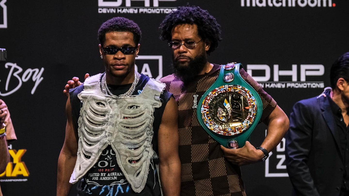 Devin Haney’s Dad Sends Lamont Roach 4-Word Warning About Gervonta ...