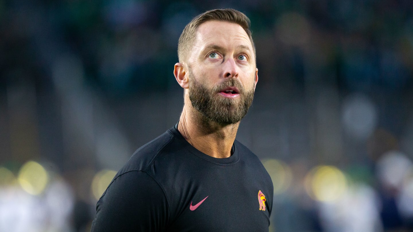 Pros and Cons to Chicago Bears interviewing Kliff Kingsbury Pros and Cons to Chicago Bears interviewing Kliff Kingsbury