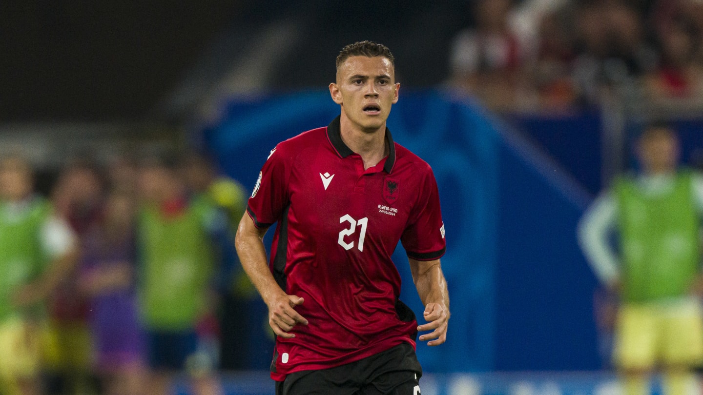 Demi Datangkan Kristjan Asllani dari Inter, MU Siap Sertakan Aaron Wan ...