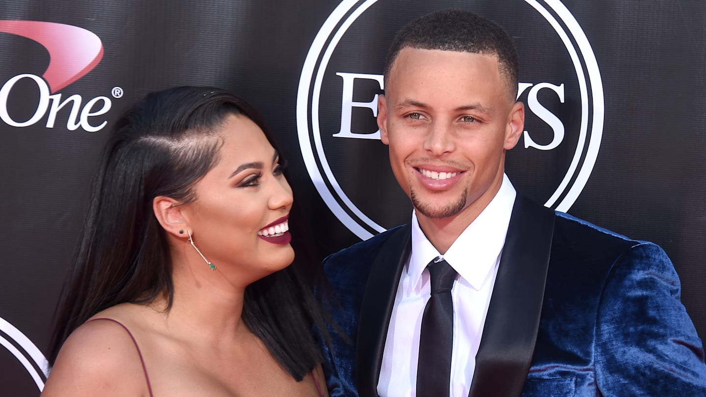 A Peep Into the Sensational Life of NBA Superstars, Their Beautiful ...