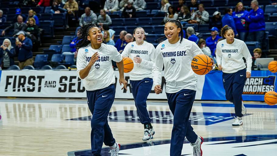 UConn star Azzi Fudd makes official announcement on her future