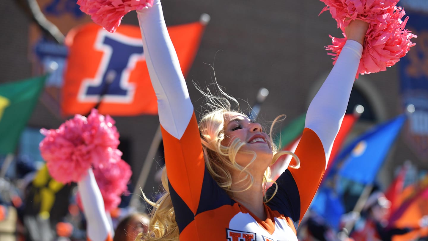 Tight End Logan Farrell Passes on North Carolina, Commits to Illinois ...