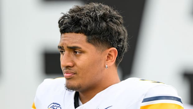 How Quarterback Jaron-Keawe Sagapolutele Ranks vs. Dante Moore After Week 1