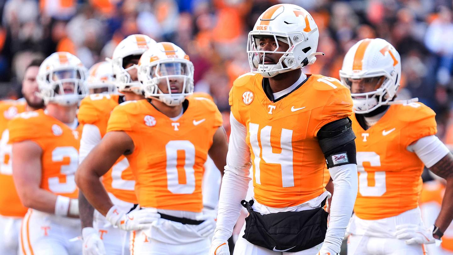 UVA Football Adds Tennessee Defensive Back Christian Charles