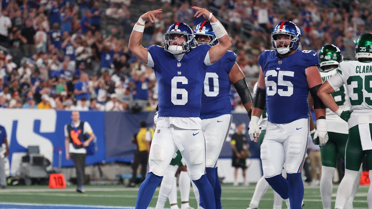 Jaxson Dart's Two-Touchdown Performance Propels Giants Over Jets